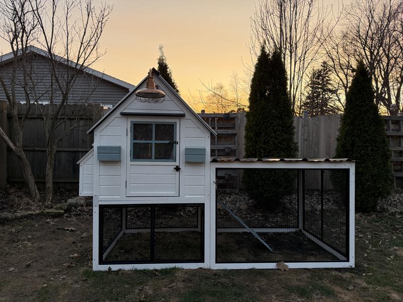 Producer's Pride Villa Chicken Coop, 12 Chicken Capacity at Tractor ...