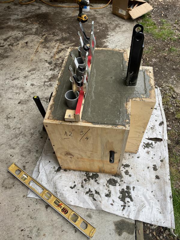 Extreme Metal Products Tractor 3-Point Hitch Draw Bar Stabilizer at ...