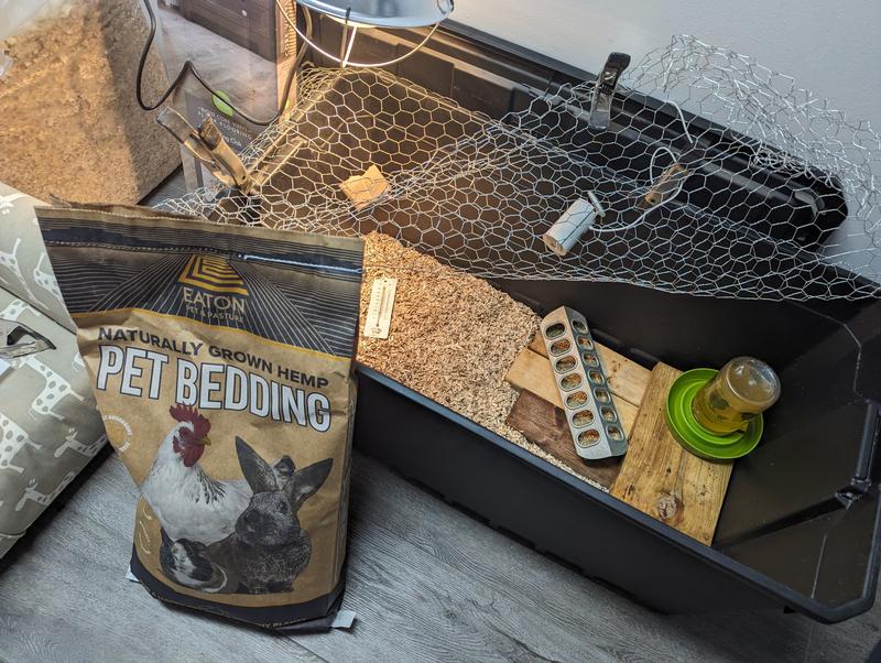 Eaton Pet & Pasture Naturally Grown Premium Hemp Pet Bedding, 8 lb. at ...