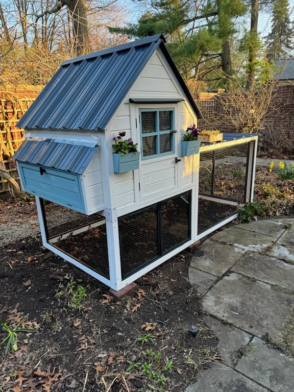 Producer's Pride Villa Chicken Coop, 12 Chicken Capacity at Tractor ...