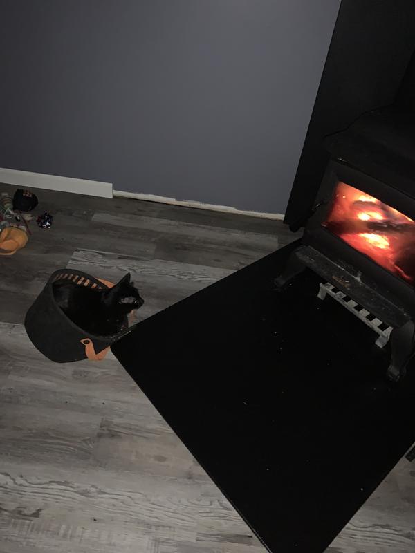 US Stove Wood-Burning Defender Stove on Legs, 1,200 sq. ft., 68,000 BTU ...