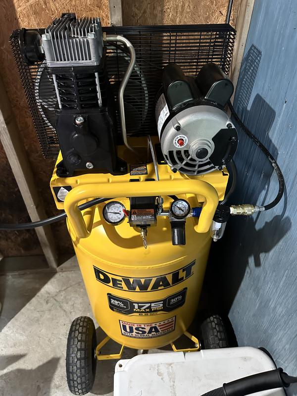 DEWALT 2 HP 30 gal. Single-Stage 175 PSI Air Compressor at Tractor ...