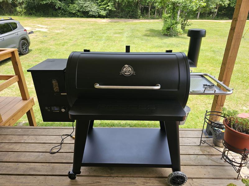 Pit Boss 1,021 sq. in. 1000D3 Pellet Grill, Black at Tractor Supply Co