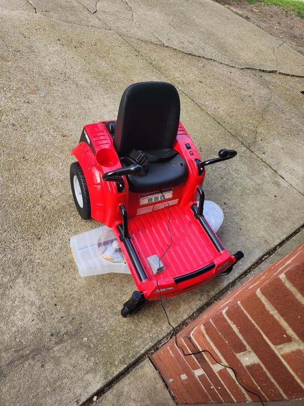 Tractor Supply 12V Zero-Turn Lawn Mower Ride-On Toy, Red at Tractor ...