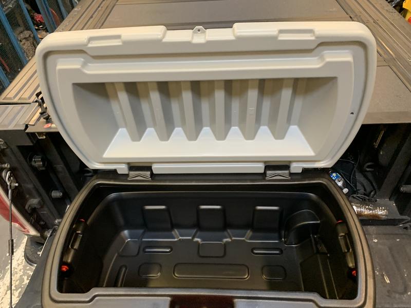 Rubbermaid 35 Gallon Action Packer Lockable Latch Storage Box Tote with ...