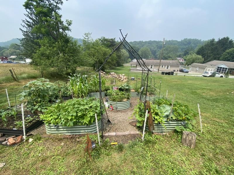 Vego Garden 30-cu ft 66-in W x 66-in L x 17-in H Modern Gray Galvanized ...