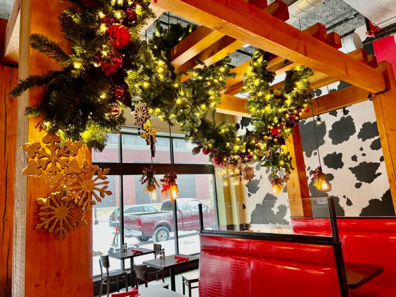 Vickerman 50' Cheyenne Artificial Christmas Garland with 350 Warm White ...