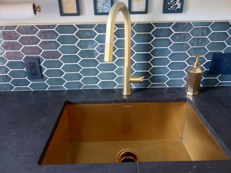 VIGO Hart Stainless Steel Single Handle Pull-down Kitchen Faucet ...