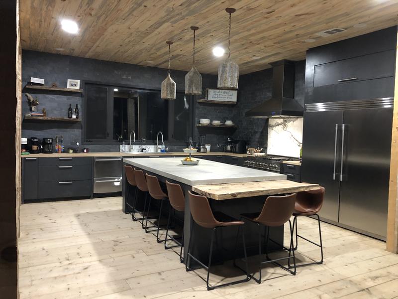 ZLINE KITCHEN & BATH Wall-Mounted range hood Flue extension Stainless ...