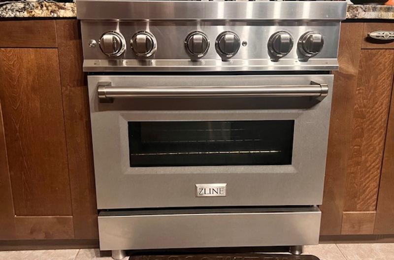 ZLINE KITCHEN & BATH 36-in Gas and electric range Grill module ( Matte ...