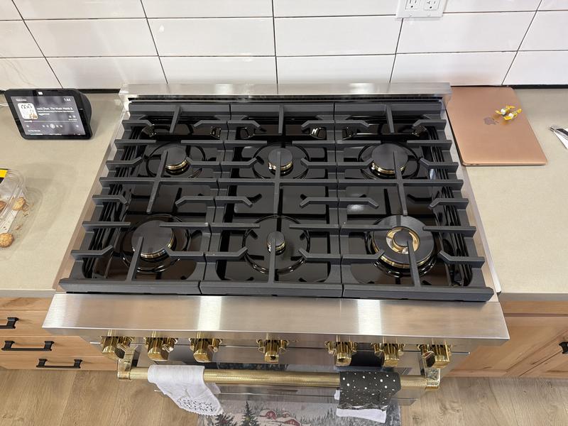 ZLINE KITCHEN & BATH Paramount 48-in 4.2-cu ft / 2.5-cu ft Convection ...